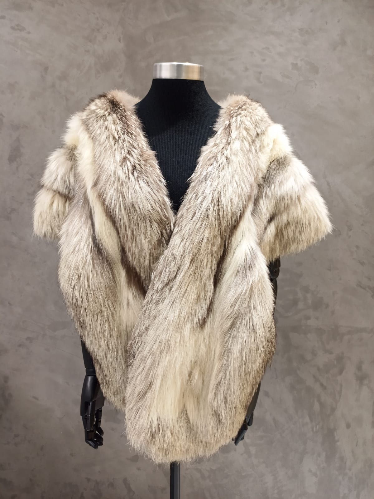 #13942 Frost Fox Shawl